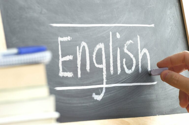 5 Reasons Why AUC English Courses Are the Smartest Choice